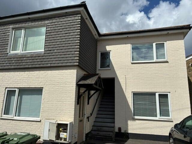 apartment in Adelaide Road