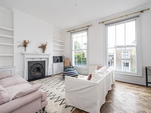 apartment in Albion Drive