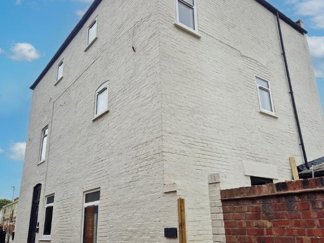apartment in Albion Street, Gloucester, GL1