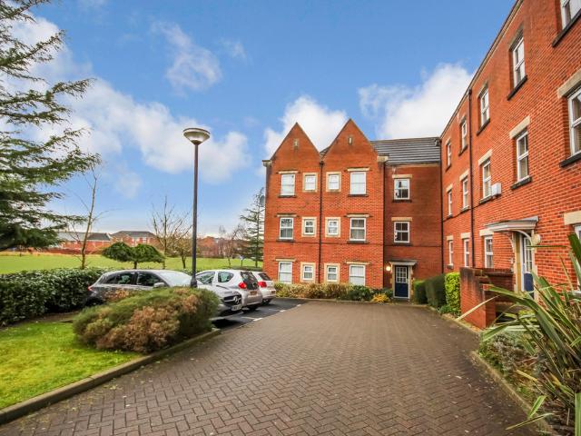 apartment in Alma Wood Close, Gillibrand