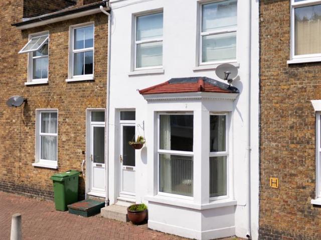 Apartment In Alma Street, Sheerness Me12