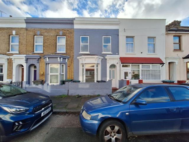 Apartment In Almond Road, London N17