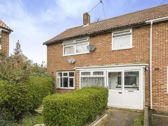 Apartment In Arliss Way, Northolt Ub5