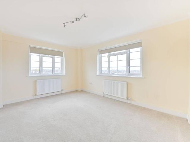 apartment in Ashford Court