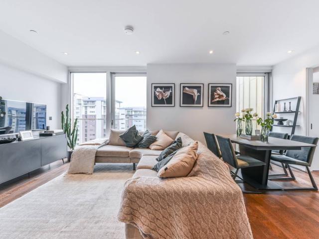 apartment in Aurora Gardens
