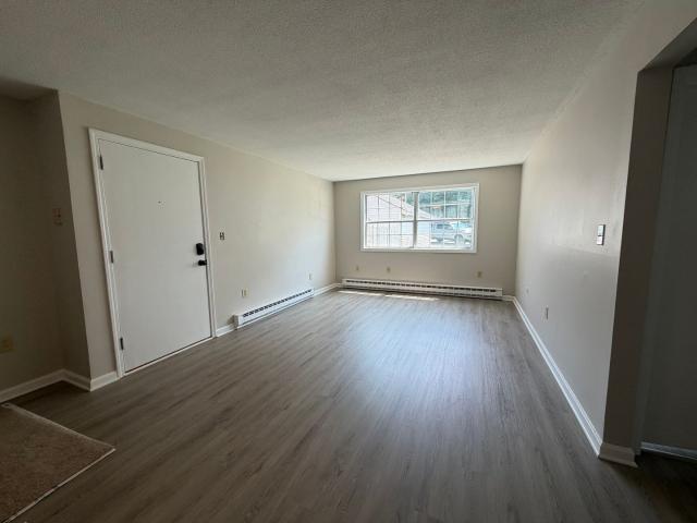 Apartment in Ayer available for immediate occupancy. This won't last long! Close to downtown Ayer and the Fitchburg MBTA Line making commutes into Boston or surrounding cities. Schedule a viewing today!