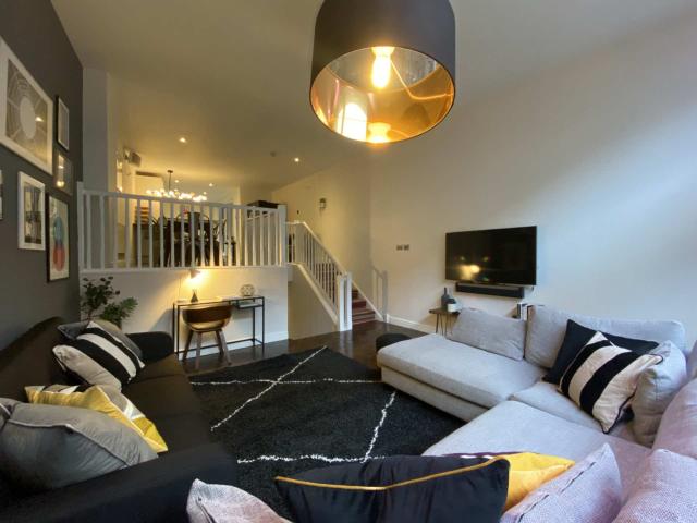 apartment in Bourlet Close, Fitzrovia