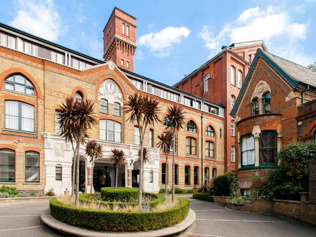 apartment in Bow Quarter, E3