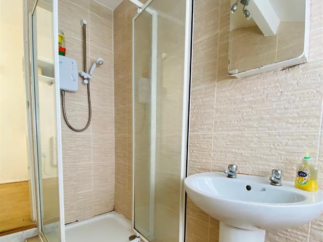 apartment in Balby Road, Doncaster, DN4