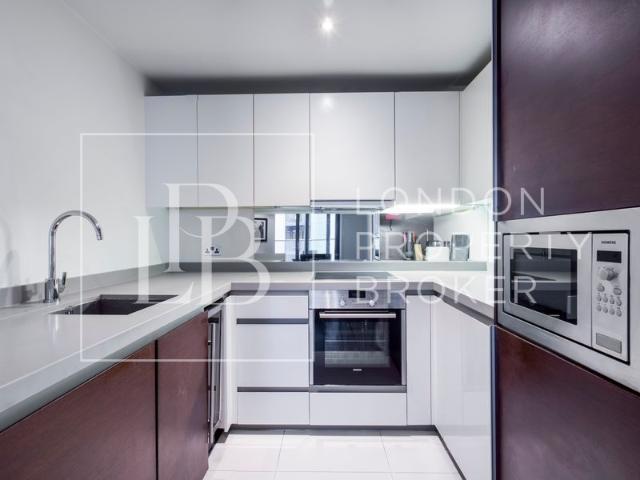 Apartment in Baltimore Wharf, London, E14