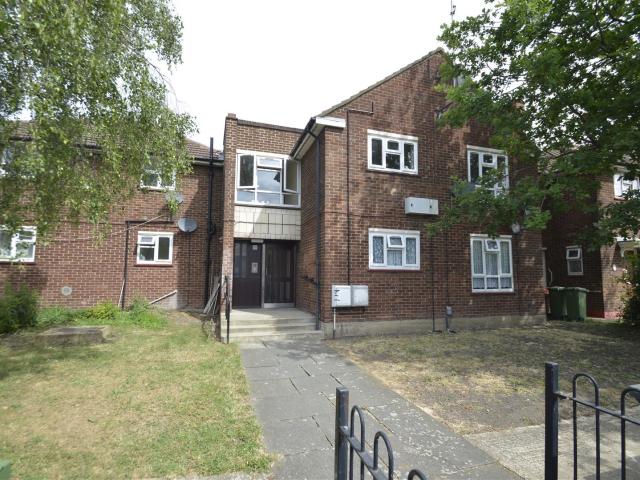 apartment in Bastable Avenue, Barking, Barking