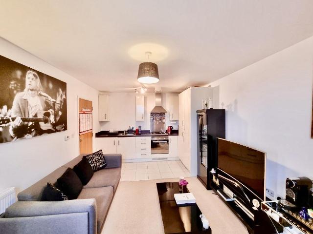 apartment in Bensham Lane, Croydon