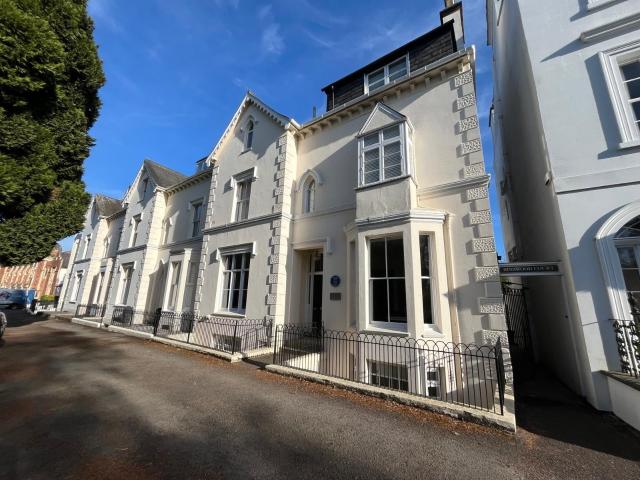 apartment in Binswood Avenue Leamington Spa