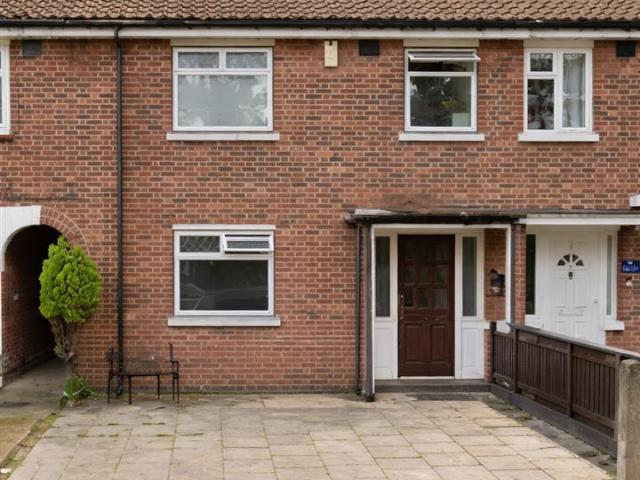 Apartment In Bishops Grove, Hampton Tw12