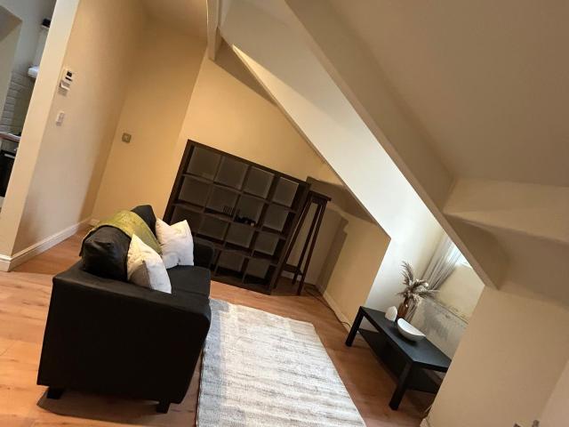 apartment in Blenheim Square, Leeds, LS2
