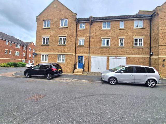 apartment in Bramley Court, Dunstable, LU5 4GA