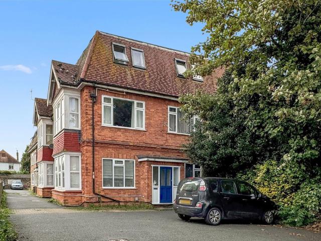 apartment in Broadwater Road, Worthing, BN14 8AD