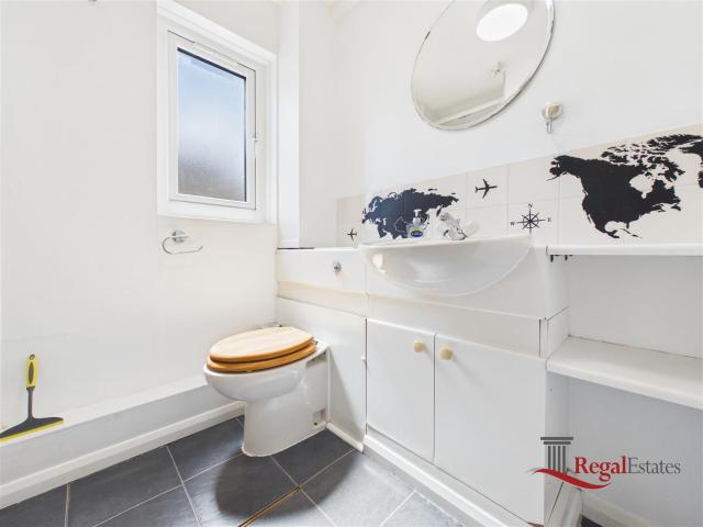 apartment in Broadfields Way, London, NW10 1RF