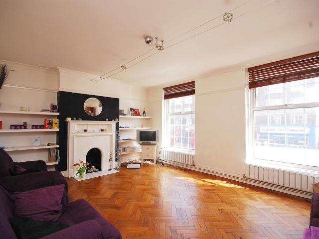 apartment in Broadlands Avenue