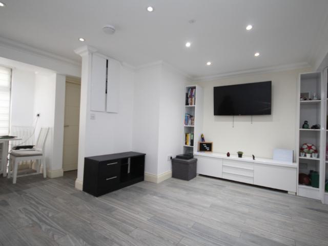apartment in Brownswood Road, London, N4