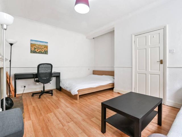 apartment in Gower Street