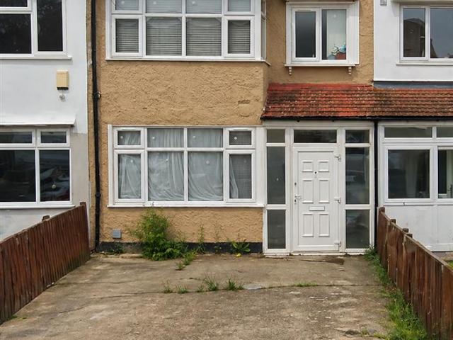 Apartment In Galpins Road, Thornton Heath Cr7