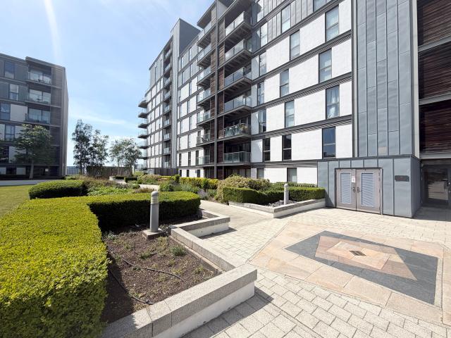 apartment in Garnet House, MK9 2FQ