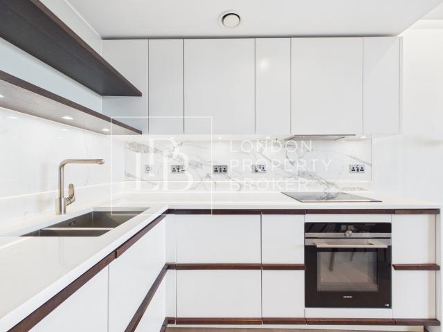 Apartment in Garrett Mansions, West End Gate, W2