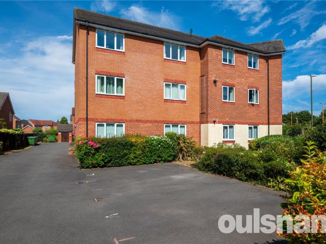 apartment in Garrington Road, Bromsgrove, B60 3GF