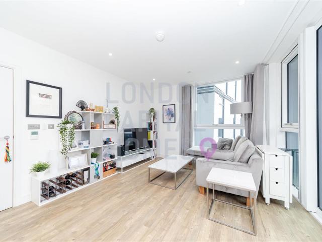 apartment in Gladwin Tower, 50 Wandsworth Road, London