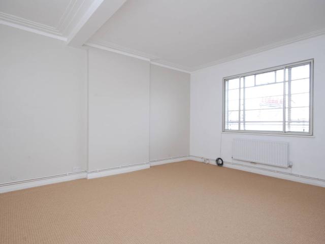 apartment in Gloucester Road