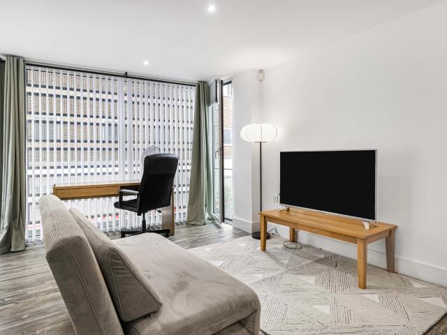 apartment in Graham Street, London, N1