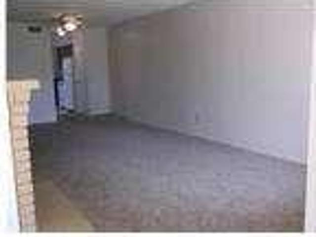 Apartment in great location. Parking Available!