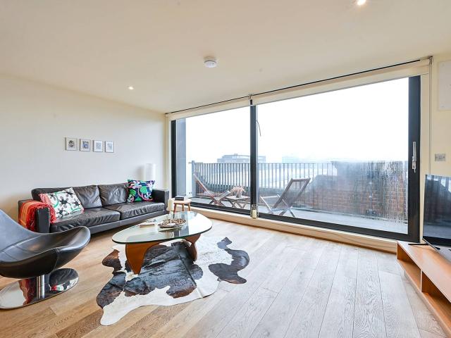 apartment in Great West Road