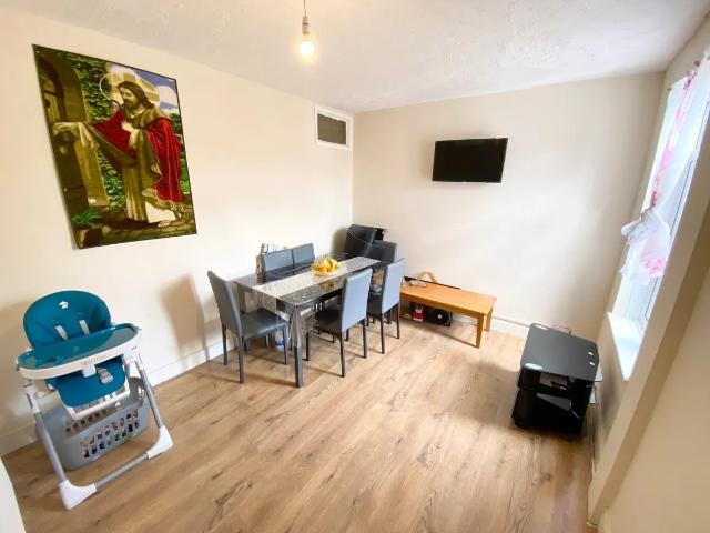 apartment in Gregory Boulevard, Nottingham, NG7