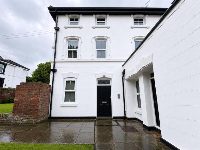 apartment in Green Lawn, Birkenhead