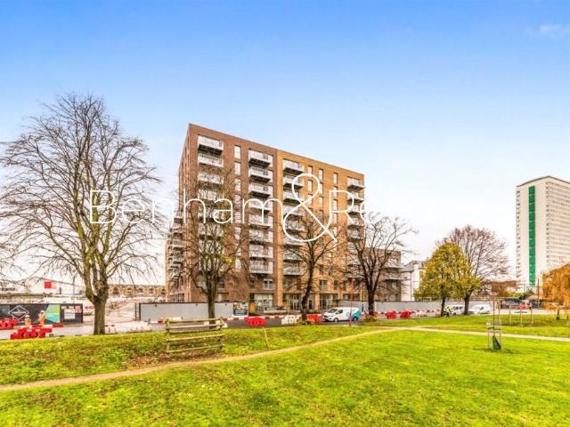 apartment in Grove Street, London, SE8