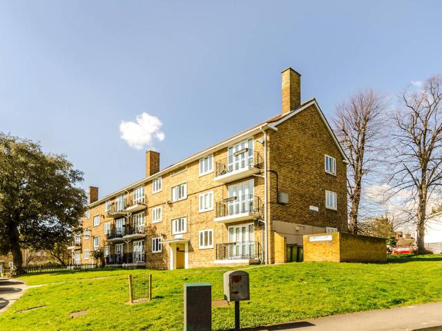 apartment in Domett Close
