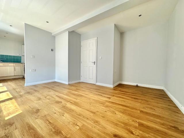 apartment in Denmark Road Poole