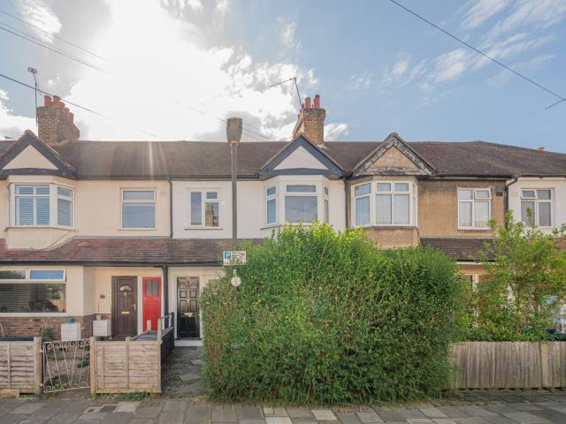 apartment in Dinton Road