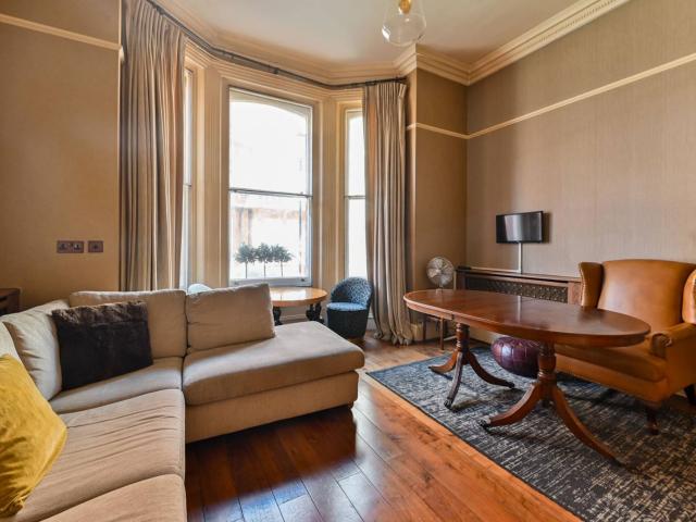 apartment in Draycott Place
