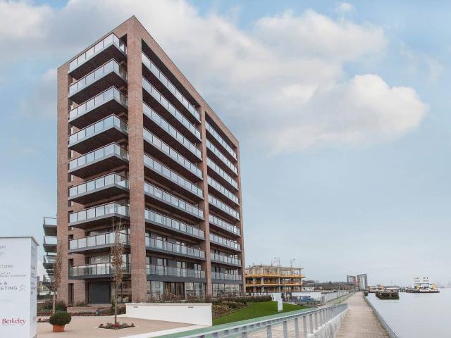 apartment in Duke of Wellington Avenue