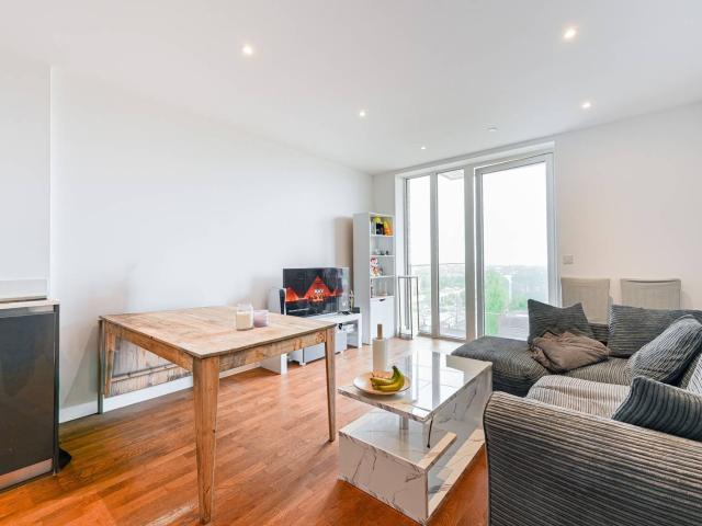 apartment in DUNCOMBE HOUSE
