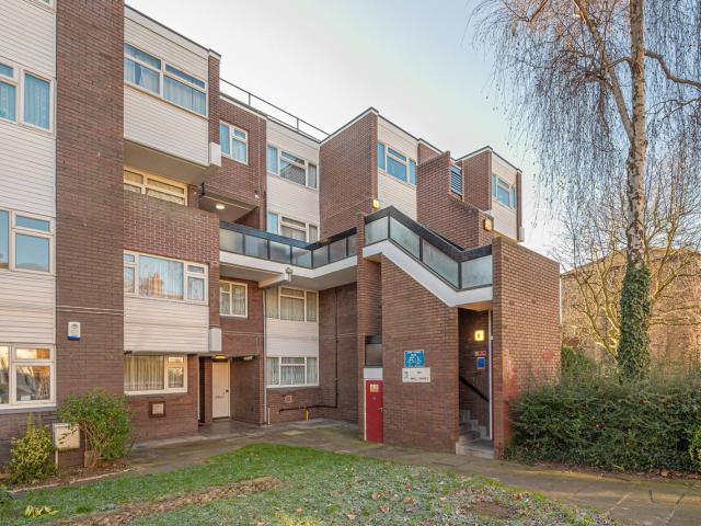 apartment in Dyne Road