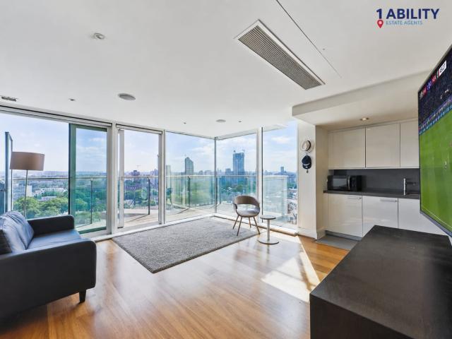 apartment in Empire Square, London, SE1