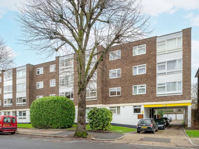 apartment in Eaton Rise