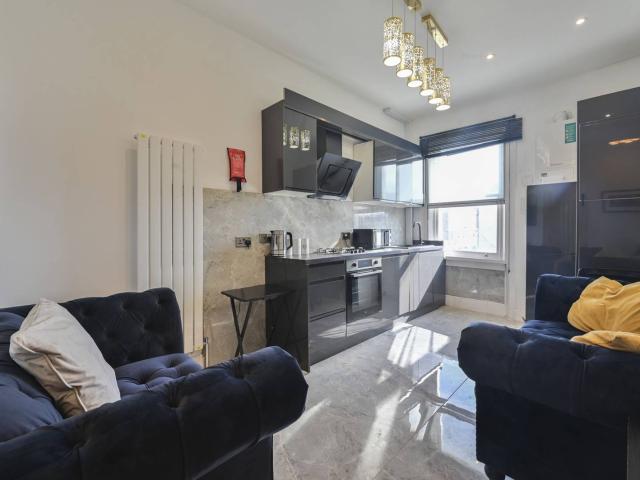 apartment in Earls Court