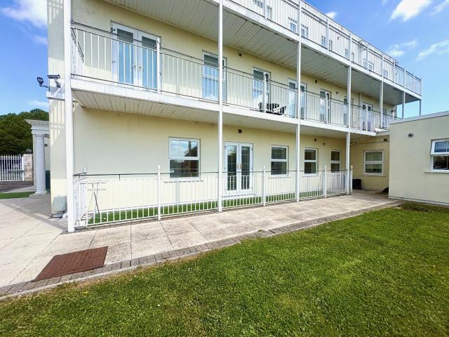 apartment in EAST SWINDON
