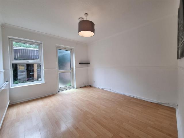 apartment in Eastney Road, Croydon