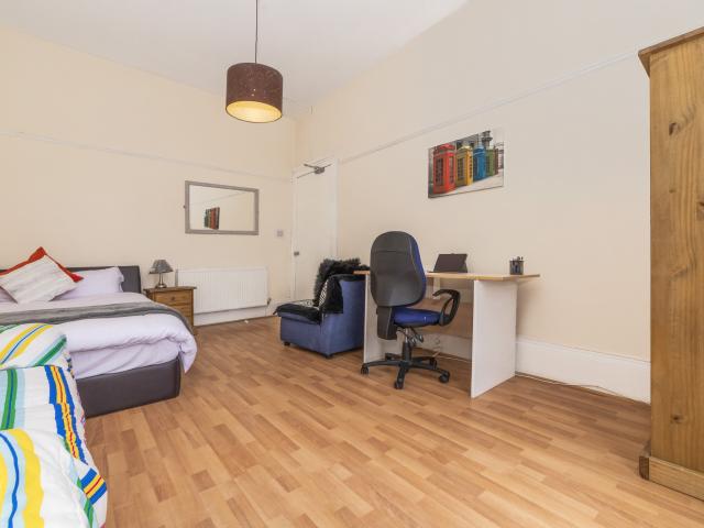 apartment in Elderslie Street